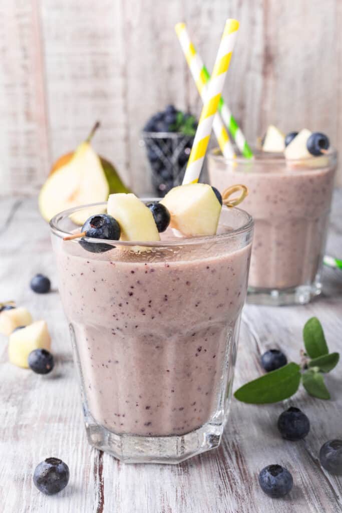 Berry Green Cabbage Smoothie - I Live for Greens